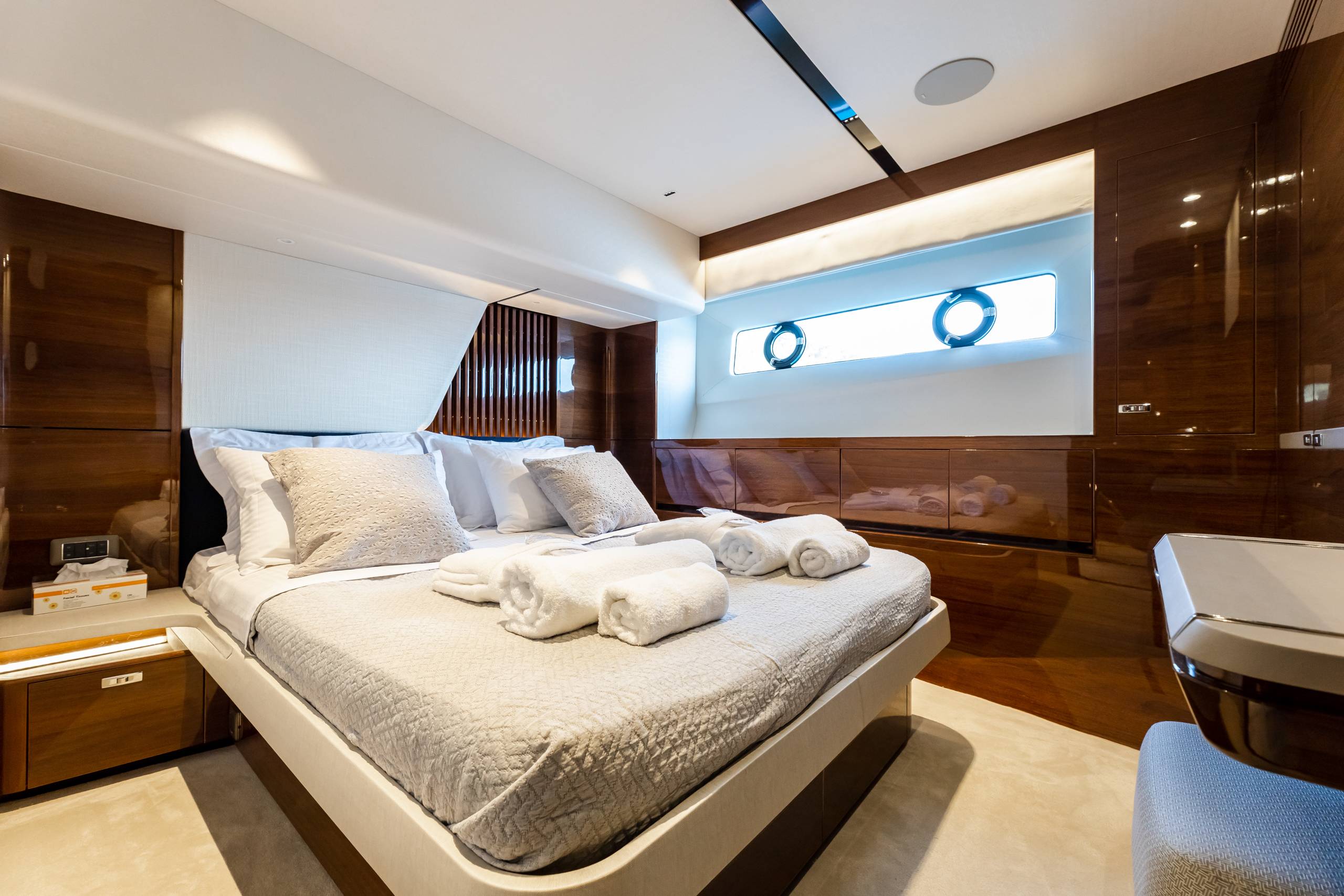 VISTA Yacht Charter Details, Princess | CHARTERWORLD Luxury Superyachts